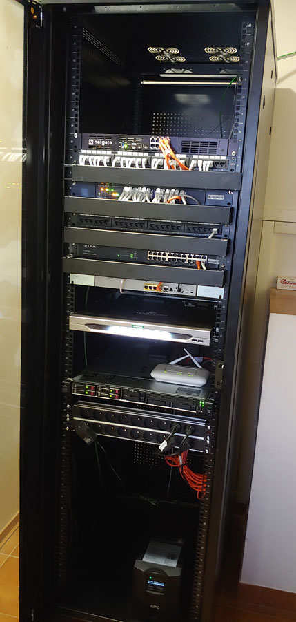 Nexe implanta con éxito rack de telecomunicaciones - Mantenimiento ...